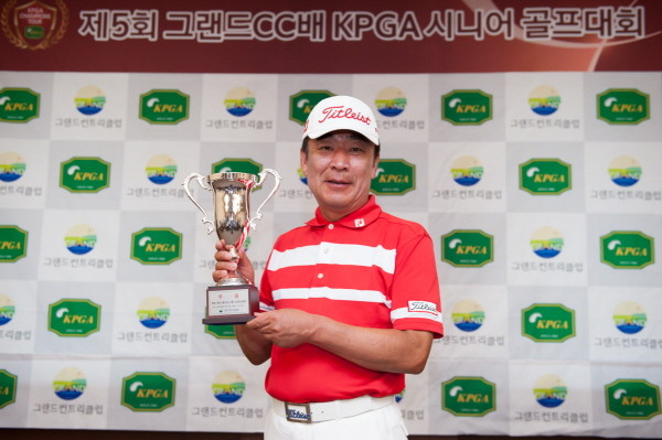 박부원, ′2015 KPGA 챔피언스투어′ 대회 데뷔전서 우승